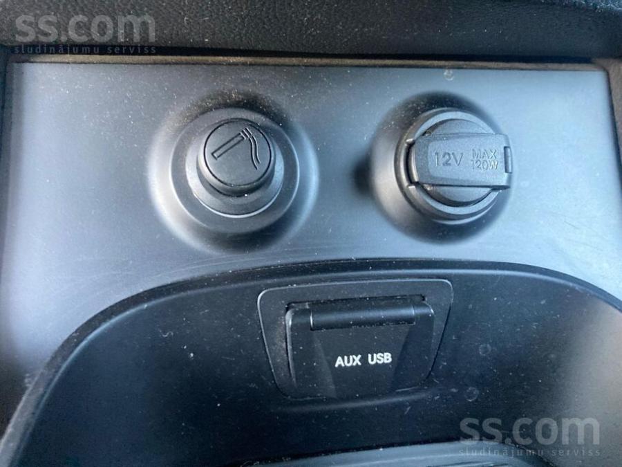 Hyundai Santa Fe 2012 Rīga, ar dzinēja tilpumu 2.20 L un nobraukumu 258 tūkst. km par 8600 €, foto 12 vietnē AUTOMOTO.COM.LV