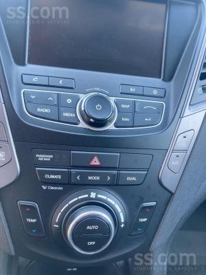 Hyundai Santa Fe 2012 Rīga, ar dzinēja tilpumu 2.20 L un nobraukumu 258 tūkst. km par 8600 €, foto 16 vietnē AUTOMOTO.COM.LV