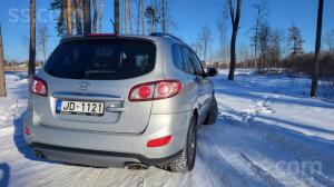 Hyundai Santa Fe 2012 in Riga, with an engine capacity of 2.00 L and mileage of 247 thousand km for 7200 €, photo 5 on AUTOMOTO.COM.LV