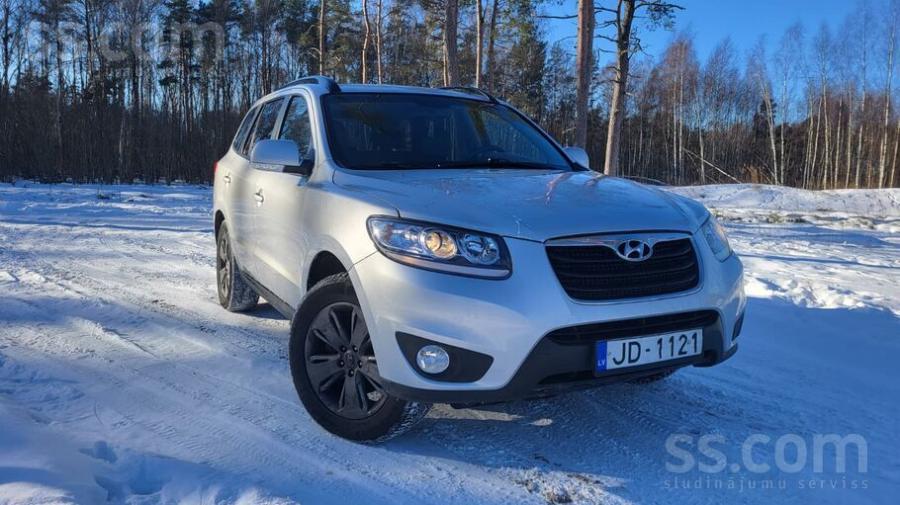 Hyundai Santa Fe 2012 in Riga, with an engine capacity of 2.00 L and mileage of 247 thousand km for 7200 €, photo 7 on AUTOMOTO.COM.LV