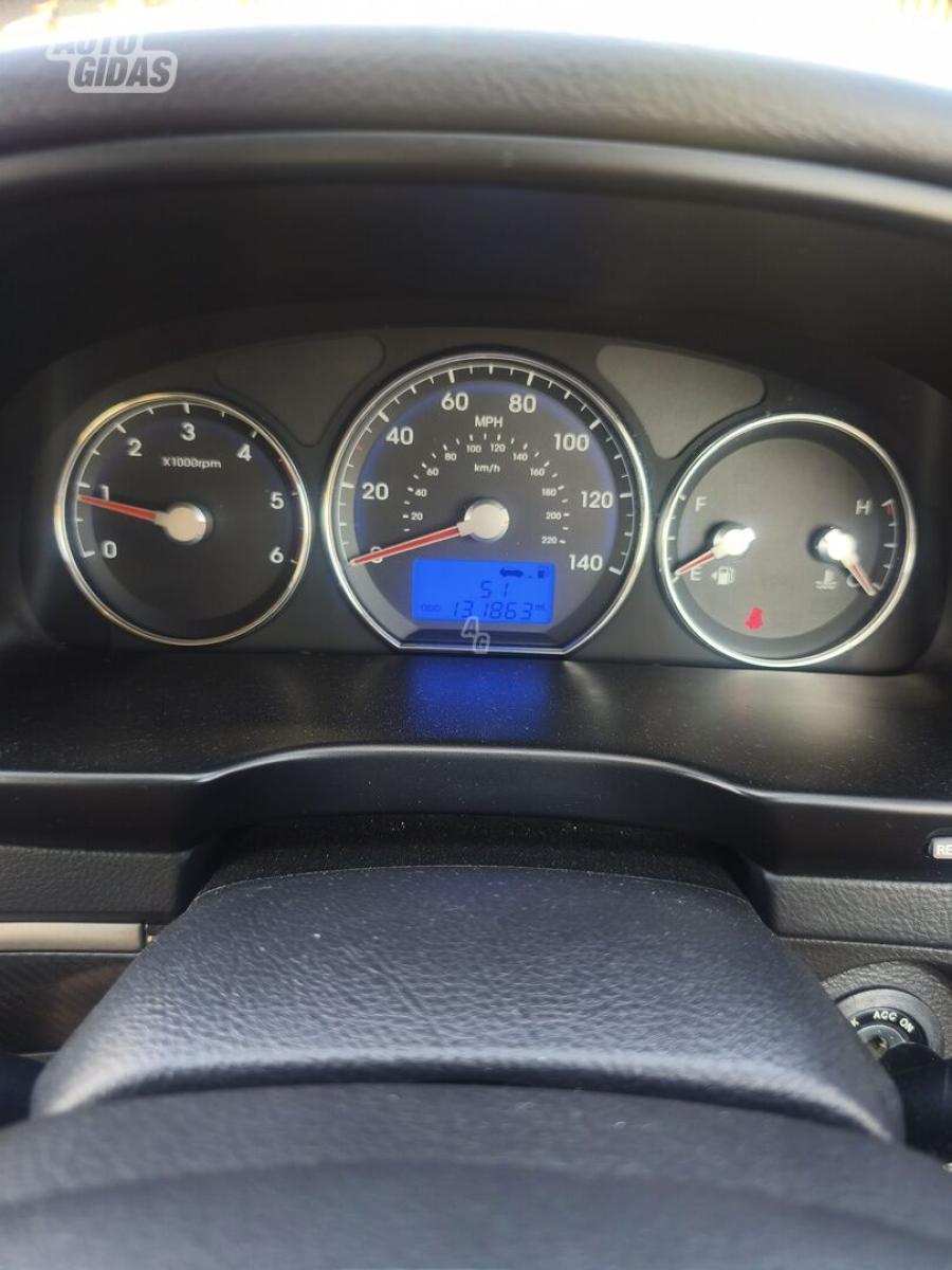 Hyundai Santa Fe 2012 Panevēža, ar dzinēja tilpumu 2.20 L un nobraukumu 131 tūkst. km par 2400 €, foto 16 vietnē AUTOMOTO.COM.LV
