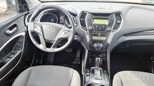 Hyundai Santa Fe 2013 in Riga, with an engine capacity of 2.20 L and mileage of 248 thousand km for 7400 €, photo 7 on AUTOMOTO.COM.LV