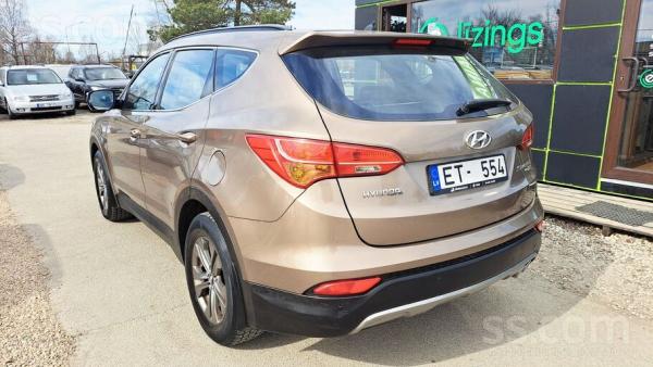 Hyundai Santa Fe 2013 Rīga, ar dzinēja tilpumu 2.20 L un nobraukumu 248 tūkst. km par 7500 €, foto 4 vietnē AUTOMOTO.COM.LV