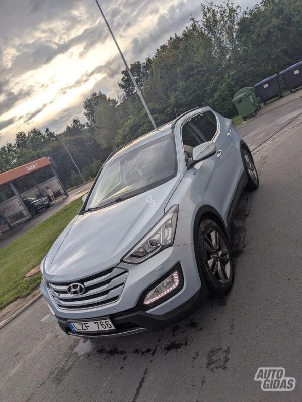 Hyundai Santa Fe 2013 KauÅa vietnÄ Hyundai Santa Fe 2013 KauÅa, ar dzinÄja tilpumu 2.20 L un nobraukumu 299 tÅ«kst. km par 9000 ā¬, foto 1 vietnÄ AUTOMOTO.COM.LV