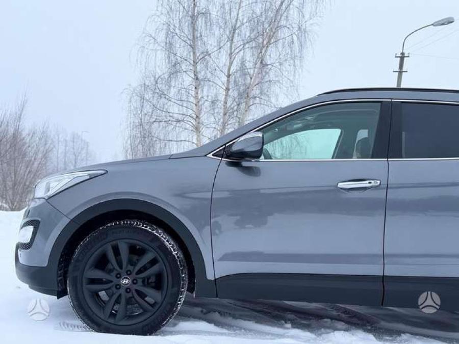 Hyundai Santa Fe 2014 in Siauliai, with an engine capacity of 2.19 L and mileage of 287 thousand km for 12450 €, photo 11 on AUTOMOTO.COM.LV