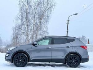 Hyundai Santa Fe 2014 in Siauliai, with an engine capacity of 2.19 L and mileage of 287 thousand km for 12450 €, photo 13 on AUTOMOTO.COM.LV