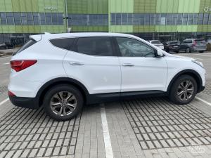 Hyundai Santa Fe 2014 in Vilnius, with an engine capacity of 2.40 L and mileage of 182 thousand km for 7600 €, photo 10 on AUTOMOTO.COM.LV