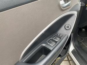 Hyundai Santa Fe 2014 in Vilnius, with an engine capacity of 2.40 L and mileage of 182 thousand km for 7600 €, photo 19 on AUTOMOTO.COM.LV