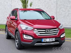 Hyundai Santa Fe 2014 in Riga, with an engine capacity of 2.20 L and mileage of 219 thousand km for 8450 €, photo 1 on AUTOMOTO.COM.LV