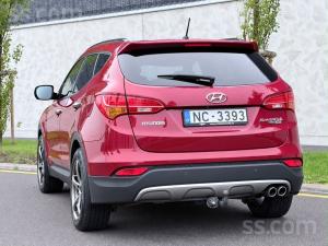 Hyundai Santa Fe 2014 in Riga, with an engine capacity of 2.20 L and mileage of 219 thousand km for 8450 €, photo 4 on AUTOMOTO.COM.LV