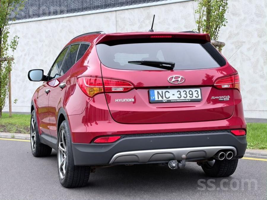 Hyundai Santa Fe 2014 in Riga, with an engine capacity of 2.20 L and mileage of 219 thousand km for 8450 €, photo 4 on AUTOMOTO.COM.LV
