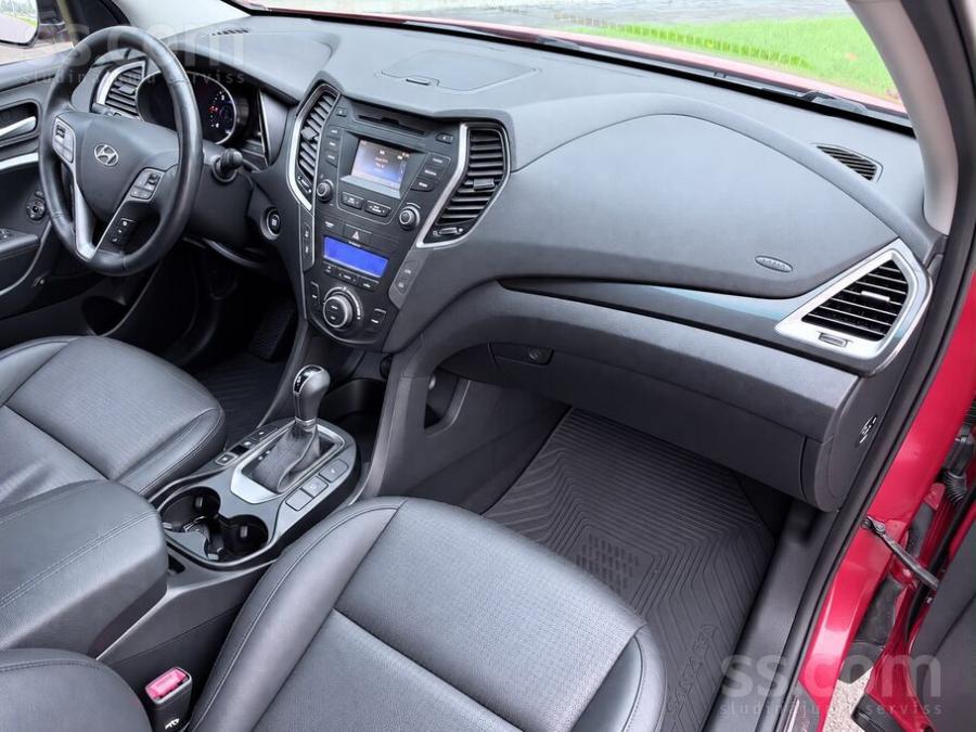 Hyundai Santa Fe 2014 in Riga, with an engine capacity of 2.20 L and mileage of 219 thousand km for 8450 €, photo 17 on AUTOMOTO.COM.LV