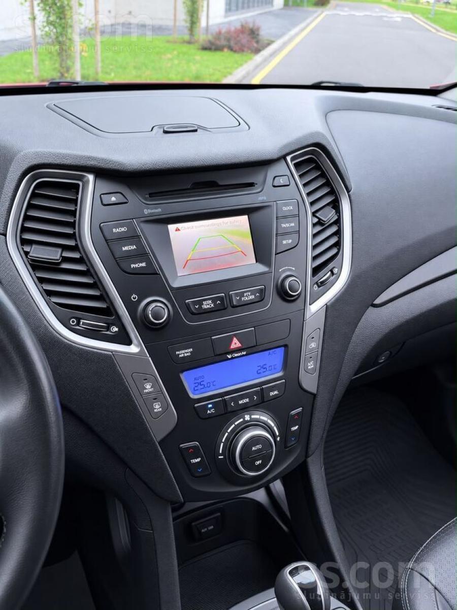 Hyundai Santa Fe 2014 in Riga, with an engine capacity of 2.20 L and mileage of 219 thousand km for 8450 €, photo 23 on AUTOMOTO.COM.LV