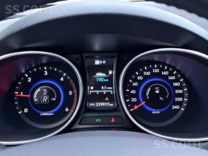 Hyundai Santa Fe 2014 in Riga, with an engine capacity of 2.20 L and mileage of 219 thousand km for 8450 €, photo 27 on AUTOMOTO.COM.LV