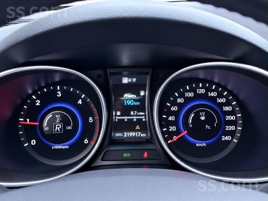 Hyundai Santa Fe 2014 in Riga, with an engine capacity of 2.20 L and mileage of 219 thousand km for 8450 €, photo 27 on AUTOMOTO.COM.LV
