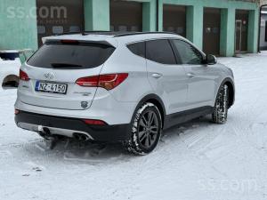 Hyundai Santa Fe 2016 in Liepaja, with an engine capacity of 2.20 L and mileage of 246 thousand km for 14000 €, photo 2 on AUTOMOTO.COM.LV
