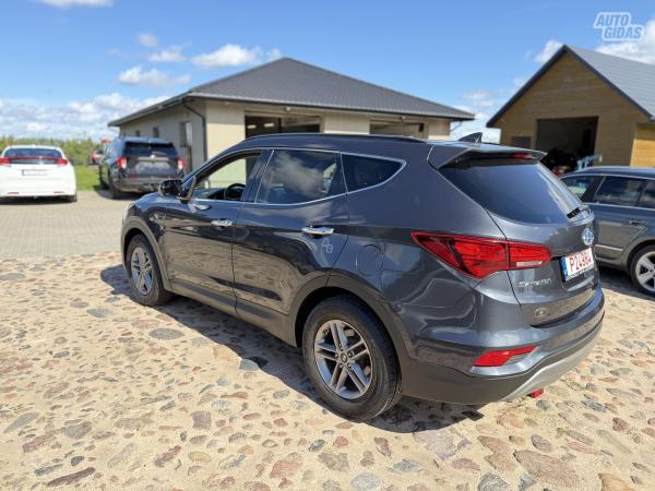 Hyundai Santa Fe 2017 in Radviliskis, with an engine capacity of 2.40 L and mileage of 237 thousand km for 10900 €, photo 10 on AUTOMOTO.COM.LV