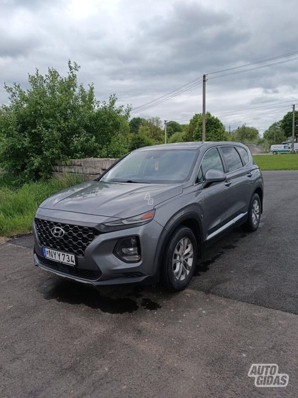 Hyundai Santa Fe 2019 in Kaunas, with an engine capacity of 2.40 L and mileage of 224 thousand km for 17400 €, photo 1 on AUTOMOTO.COM.LV