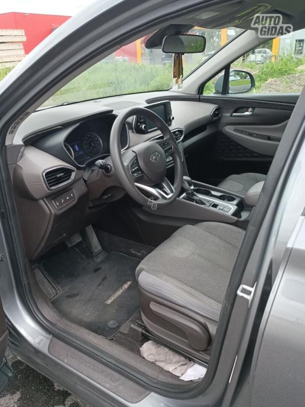 Hyundai Santa Fe 2019 in Kaunas, with an engine capacity of 2.40 L and mileage of 224 thousand km for 17400 €, photo 4 on AUTOMOTO.COM.LV