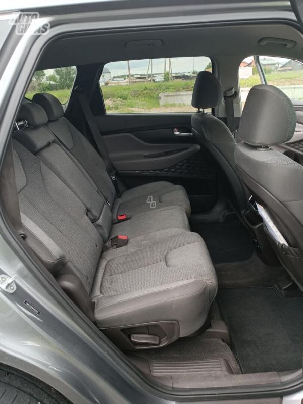 Hyundai Santa Fe 2019 in Kaunas, with an engine capacity of 2.40 L and mileage of 224 thousand km for 17400 €, photo 6 on AUTOMOTO.COM.LV