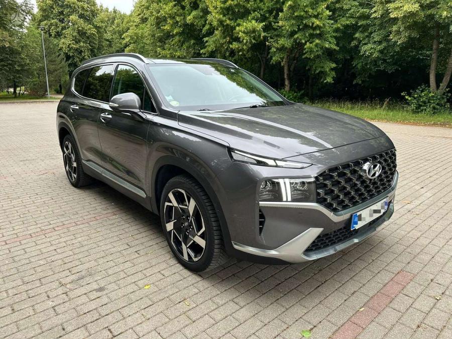 Hyundai Santa Fe 2020 in Taurage, with an engine capacity of 2.20 L and mileage of 287 thousand km for 16800 €, photo 1 on AUTOMOTO.COM.LV