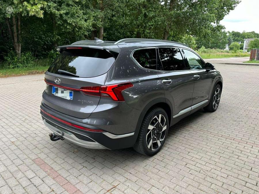Hyundai Santa Fe 2020 in Taurage, with an engine capacity of 2.20 L and mileage of 287 thousand km for 16800 €, photo 8 on AUTOMOTO.COM.LV