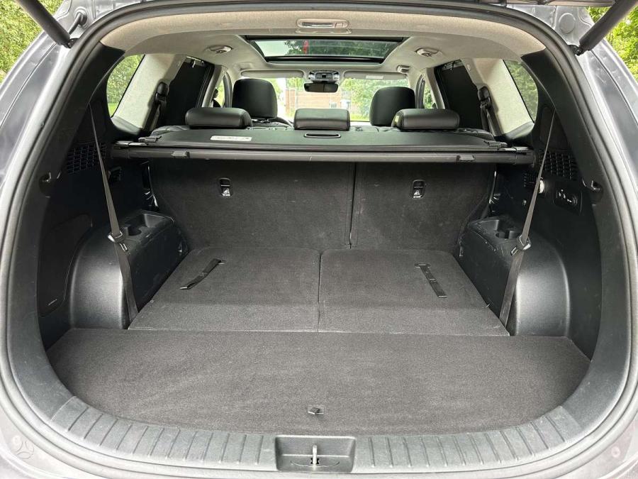 Hyundai Santa Fe 2020 in Taurage, with an engine capacity of 2.20 L and mileage of 287 thousand km for 16800 €, photo 14 on AUTOMOTO.COM.LV