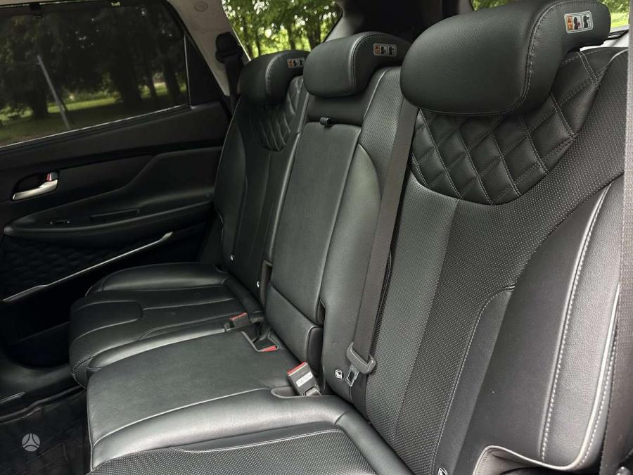 Hyundai Santa Fe 2020 in Taurage, with an engine capacity of 2.20 L and mileage of 287 thousand km for 16800 €, photo 23 on AUTOMOTO.COM.LV