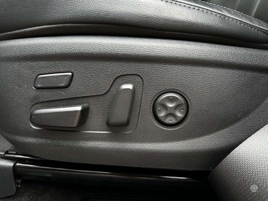Hyundai Santa Fe 2020 in Taurage, with an engine capacity of 2.20 L and mileage of 287 thousand km for 16800 €, photo 28 on AUTOMOTO.COM.LV