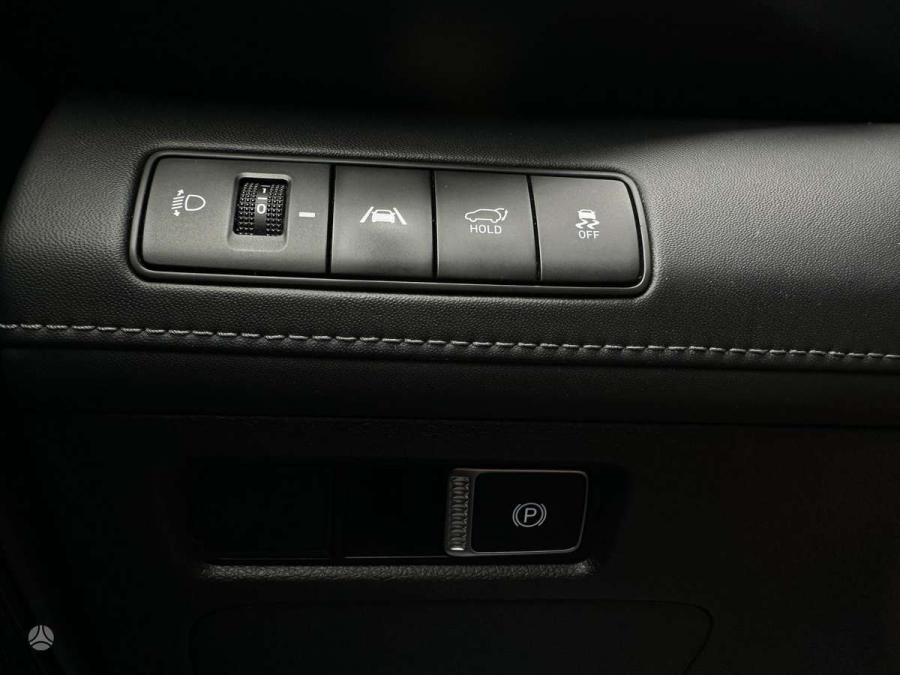Hyundai Santa Fe 2020 in Taurage, with an engine capacity of 2.20 L and mileage of 287 thousand km for 16800 €, photo 36 on AUTOMOTO.COM.LV