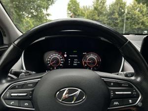 Hyundai Santa Fe 2020 in Taurage, with an engine capacity of 2.20 L and mileage of 287 thousand km for 16800 €, photo 39 on AUTOMOTO.COM.LV
