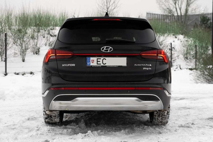 Hyundai Santa Fe 2021 in Vilnius, with an engine capacity of 1.60 L and mileage of 172 thousand km for 21990 €, photo 4 on AUTOMOTO.COM.LV