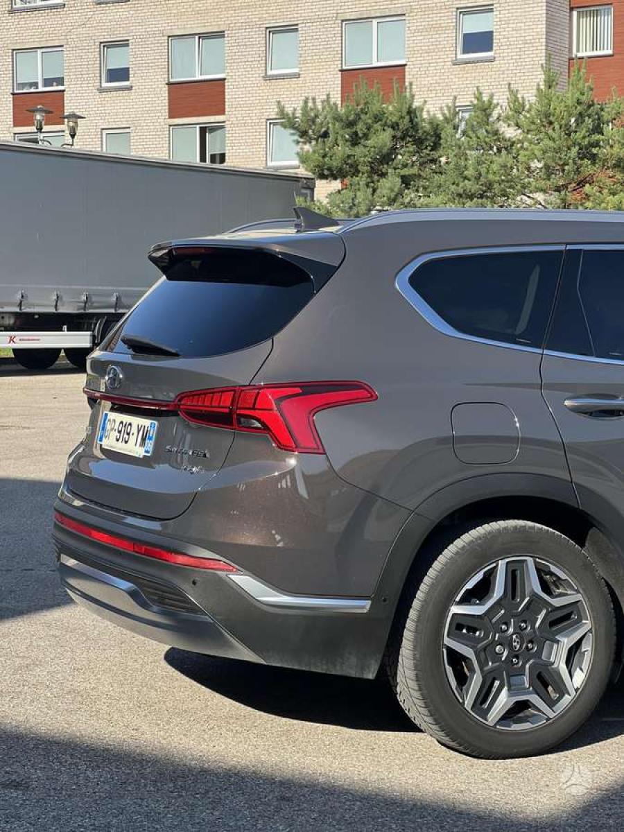 Hyundai Santa Fe 2023 in Ukmerge, with an engine capacity of 1.60 L and mileage of 160 thousand km for 24950 €, photo 12 on AUTOMOTO.COM.LV