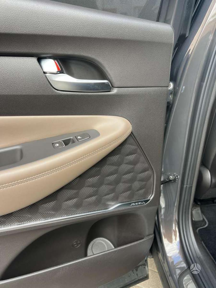 Hyundai Santa Fe 2023 in Ukmerge, with an engine capacity of 1.60 L and mileage of 160 thousand km for 24950 €, photo 29 on AUTOMOTO.COM.LV