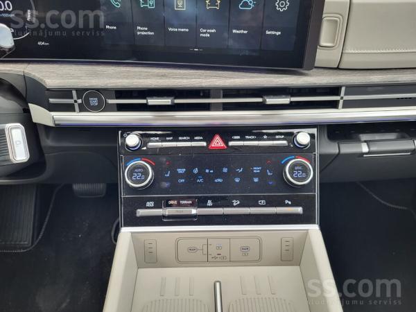 Hyundai Santa Fe 2026 in Riga, with an engine capacity of 1.60 L and mileage of 2 thousand km for 56999 €, photo 10 on AUTOMOTO.COM.LV