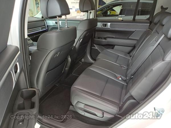 Hyundai Santa Fe 2026 in Tallinn on AUTOMOTO.COM.LV Hyundai Santa Fe 2026 in Tallinn, with an engine capacity of 1.60 L and mileage of 0 thousand km for 63000 €, photo 7 on AUTOMOTO.COM.LV
