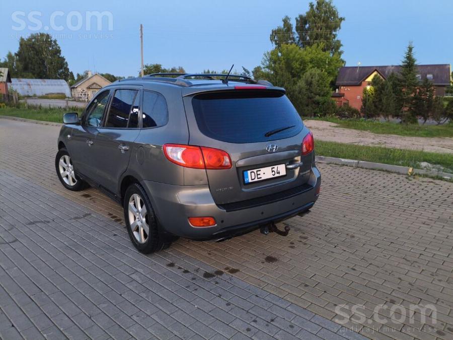 Zaļš Hyundai Santa Fe 2006 Rēzekne, ar dzinēja tilpumu 2.20 L un nobraukumu 450 tūkst. km par 1600 €, foto 5 vietnē AUTOMOTO.COM.LV