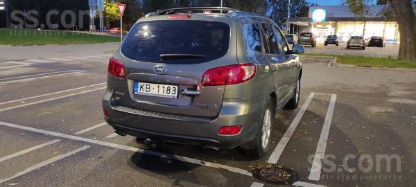 Green Hyundai Santa Fe 2006 in Riga, with an engine capacity of 2.20 L and mileage of 278 thousand km for 3500 €, photo 5 on AUTOMOTO.COM.LV