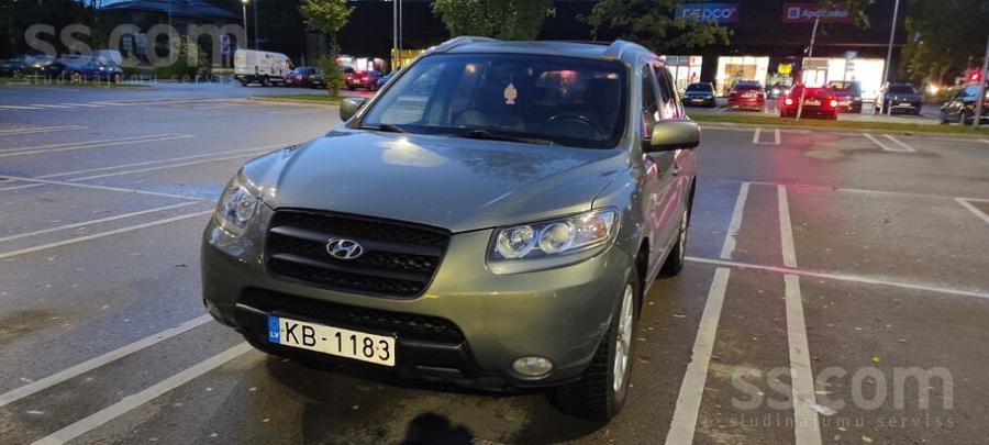 Green Hyundai Santa Fe 2006 in Riga, with an engine capacity of 2.20 L and mileage of 278 thousand km for 3500 €, photo 1 on AUTOMOTO.COM.LV