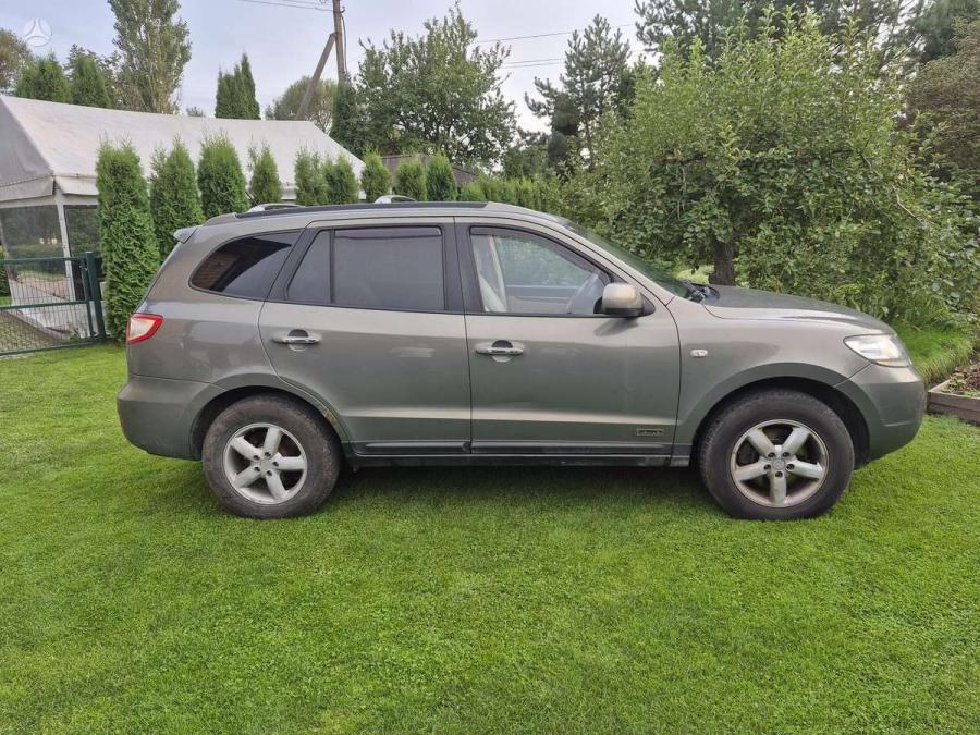 Zaļš Hyundai Santa Fe 2006 Tauragė, ar dzinēja tilpumu 2.19 L un nobraukumu 375 tūkst. km par 2500 €, foto 1 vietnē AUTOMOTO.COM.LV