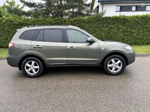 Green Hyundai Santa Fe 2007 in Vilnius, with an engine capacity of 2.19 L and mileage of 320 thousand km for 3500 €, photo 5 on AUTOMOTO.COM.LV