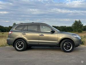 Zaļš Hyundai Santa Fe 2007 Viļņa, ar dzinēja tilpumu 2.19 L un nobraukumu 183 tūkst. km par 3700 €, foto  vietnē AUTOMOTO.COM.LV