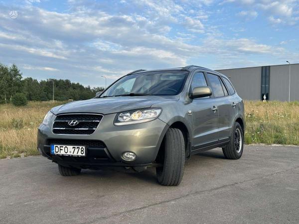 Green Hyundai Santa Fe 2007 in Vilnius, with an engine capacity of 2.19 L and mileage of 183 thousand km for 3700 €, photo 3 on AUTOMOTO.COM.LV