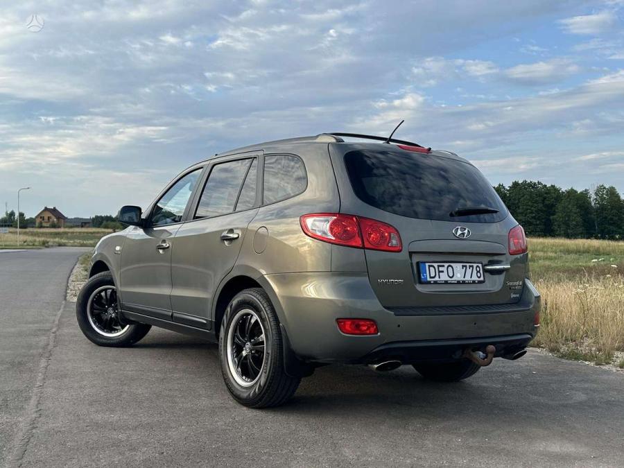 Zaļš Hyundai Santa Fe 2007 Viļņa, ar dzinēja tilpumu 2.19 L un nobraukumu 183 tūkst. km par 3700 €, foto 6 vietnē AUTOMOTO.COM.LV