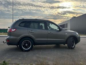 Zaļš Hyundai Santa Fe 2007 Viļņa, ar dzinēja tilpumu 2.19 L un nobraukumu 183 tūkst. km par 3700 €, foto 8 vietnē AUTOMOTO.COM.LV