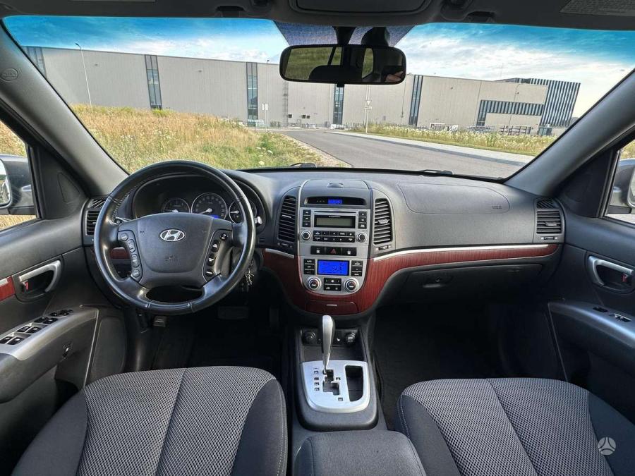 Zaļš Hyundai Santa Fe 2007 Viļņa, ar dzinēja tilpumu 2.19 L un nobraukumu 183 tūkst. km par 3700 €, foto 13 vietnē AUTOMOTO.COM.LV