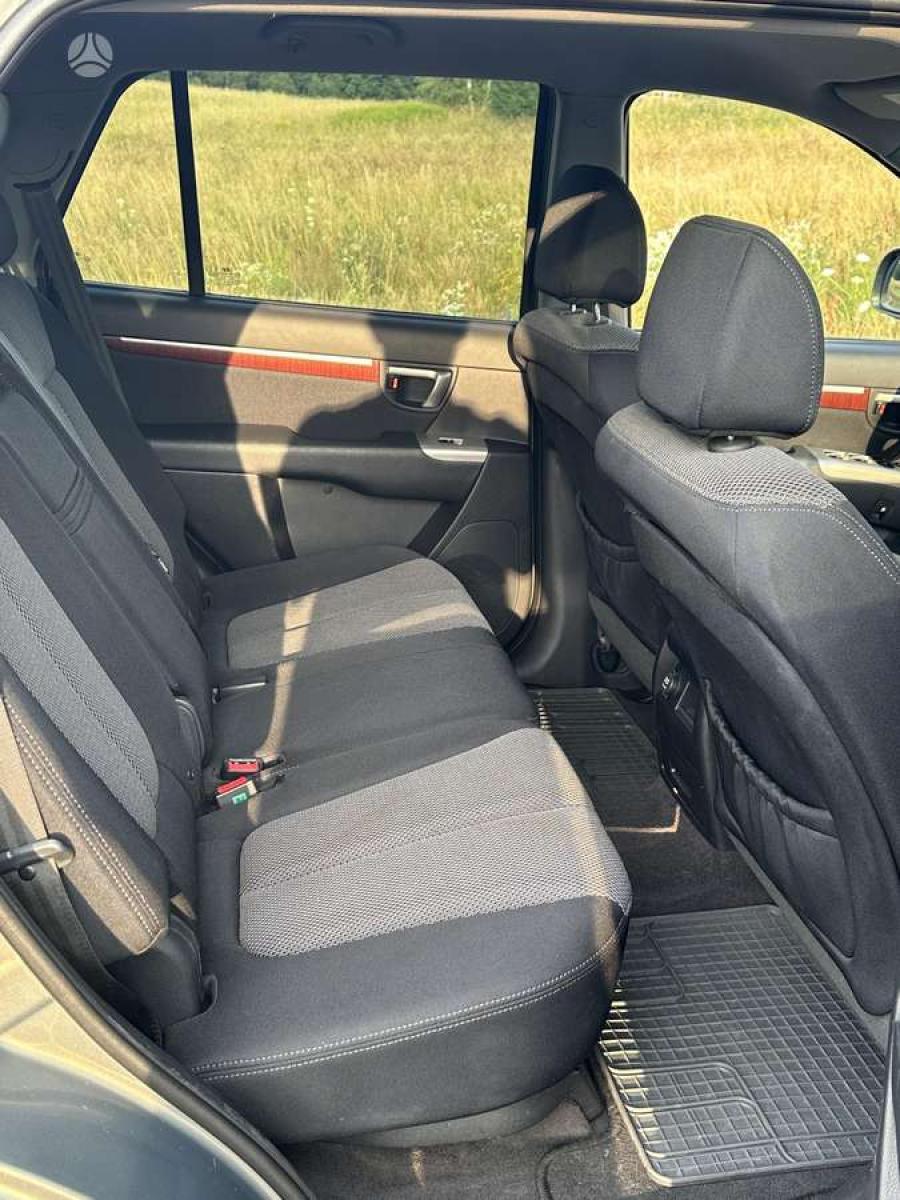 Zaļš Hyundai Santa Fe 2007 Viļņa, ar dzinēja tilpumu 2.19 L un nobraukumu 183 tūkst. km par 3700 €, foto 20 vietnē AUTOMOTO.COM.LV