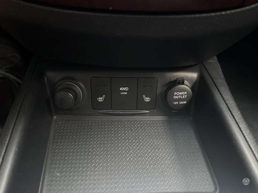 Zaļš Hyundai Santa Fe 2007 Viļņa, ar dzinēja tilpumu 2.19 L un nobraukumu 183 tūkst. km par 3700 €, foto 22 vietnē AUTOMOTO.COM.LV