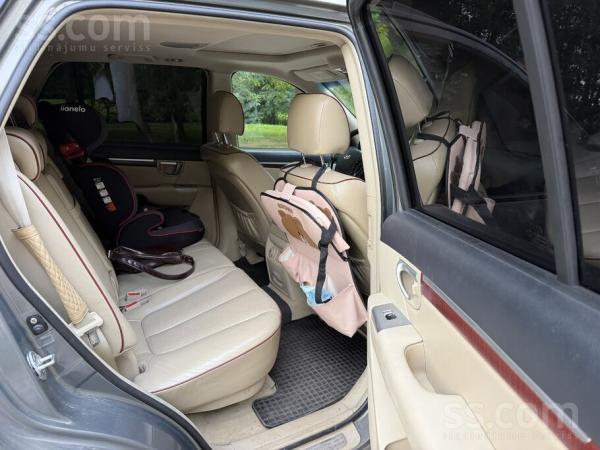 Zaļš Hyundai Santa Fe 2008 Aizkraukle, ar dzinēja tilpumu 2.20 L un nobraukumu 298 tūkst. km par 4000 €, foto 9 vietnē AUTOMOTO.COM.LV