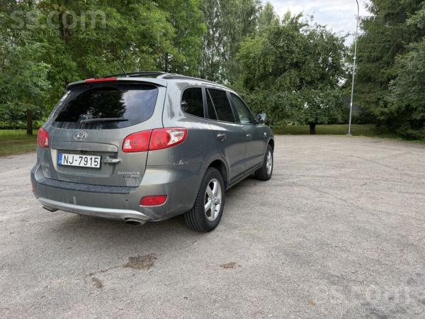 Zaļš Hyundai Santa Fe 2008 Aizkraukle, ar dzinēja tilpumu 2.20 L un nobraukumu 298 tūkst. km par 4000 €, foto 3 vietnē AUTOMOTO.COM.LV